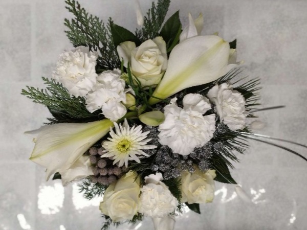 Lintumetsän kukkatalo - Kausituotteet - joulukimppu